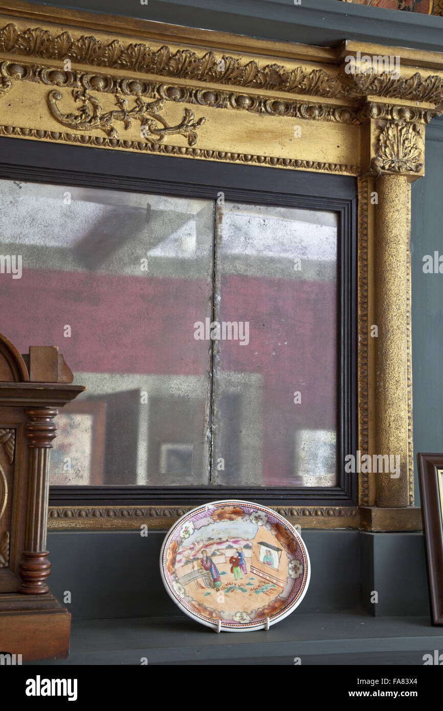 Max gate mirror hi-res stock photography and images - Alamy