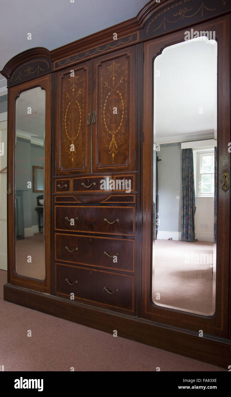 Max gate mirror hi-res stock photography and images - Alamy