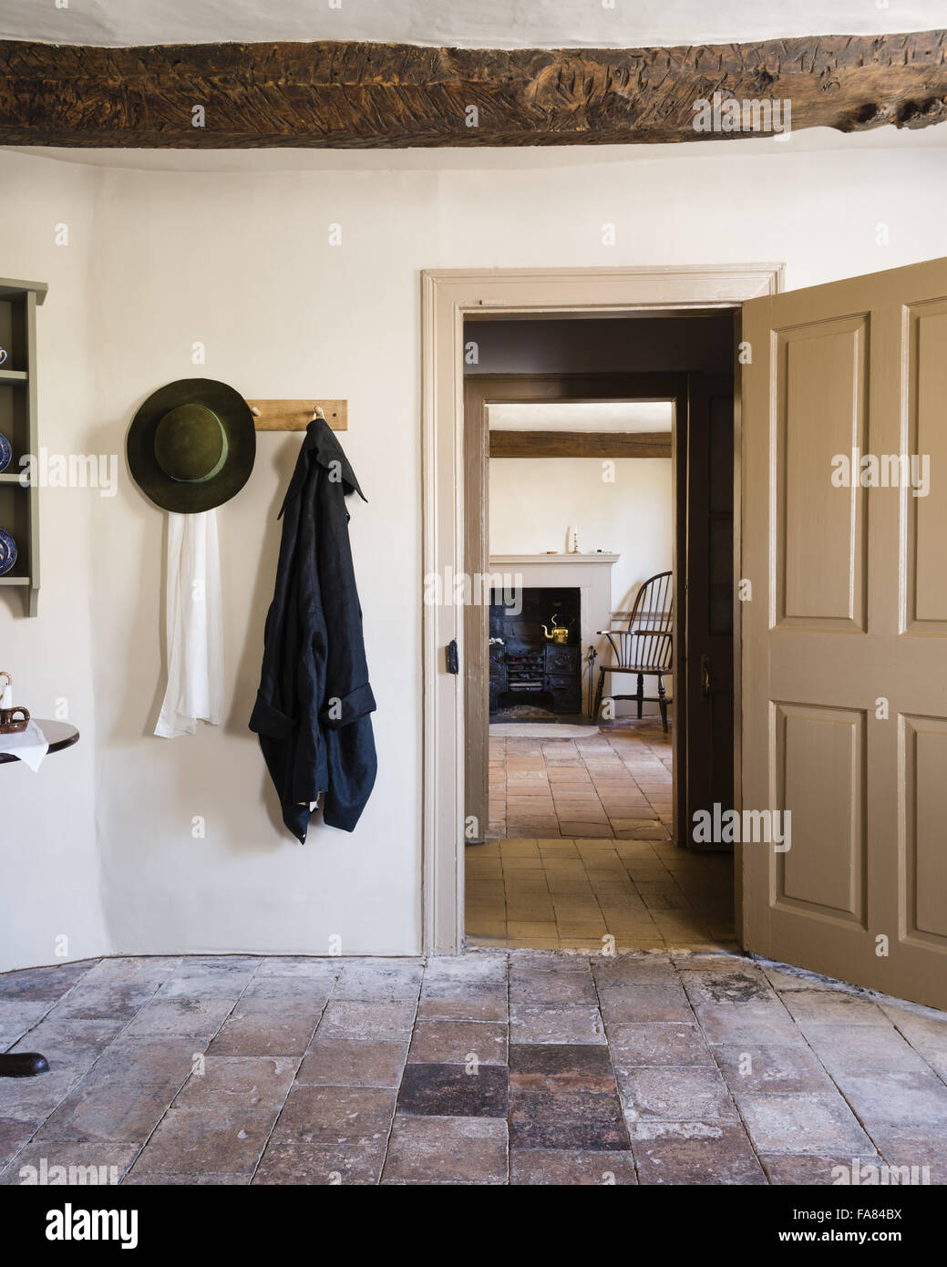 Cottage fireplace beams hi-res stock photography and images - Alamy