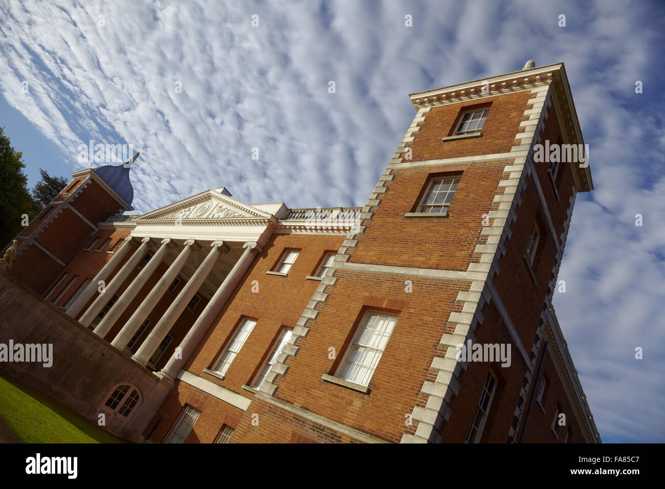 The "transparent" portico on the east front at Osterley, Isleworth ...