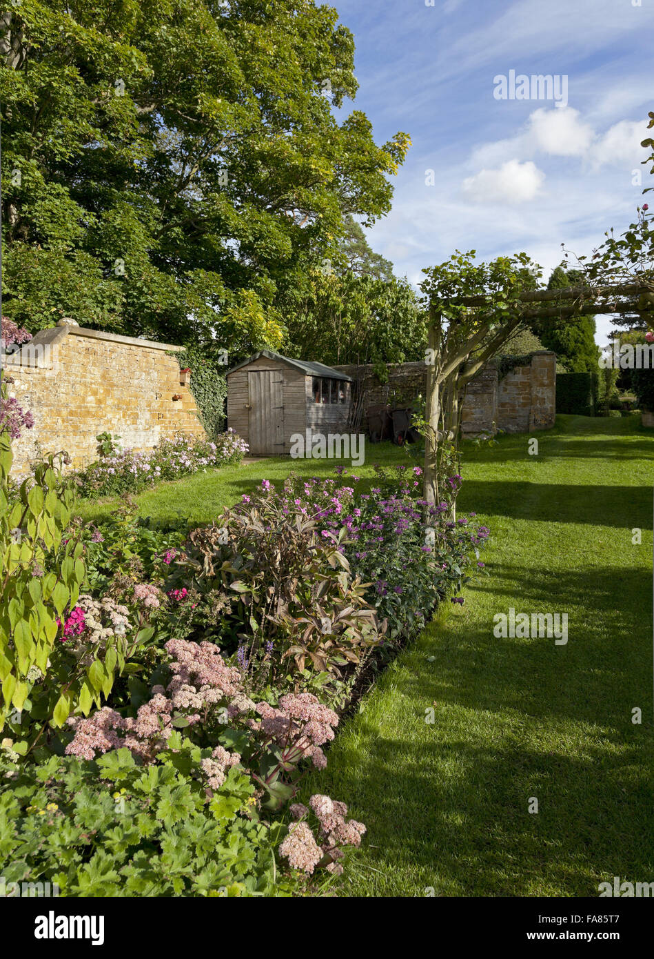 Chastleton house and garden hi-res stock photography and images - Alamy