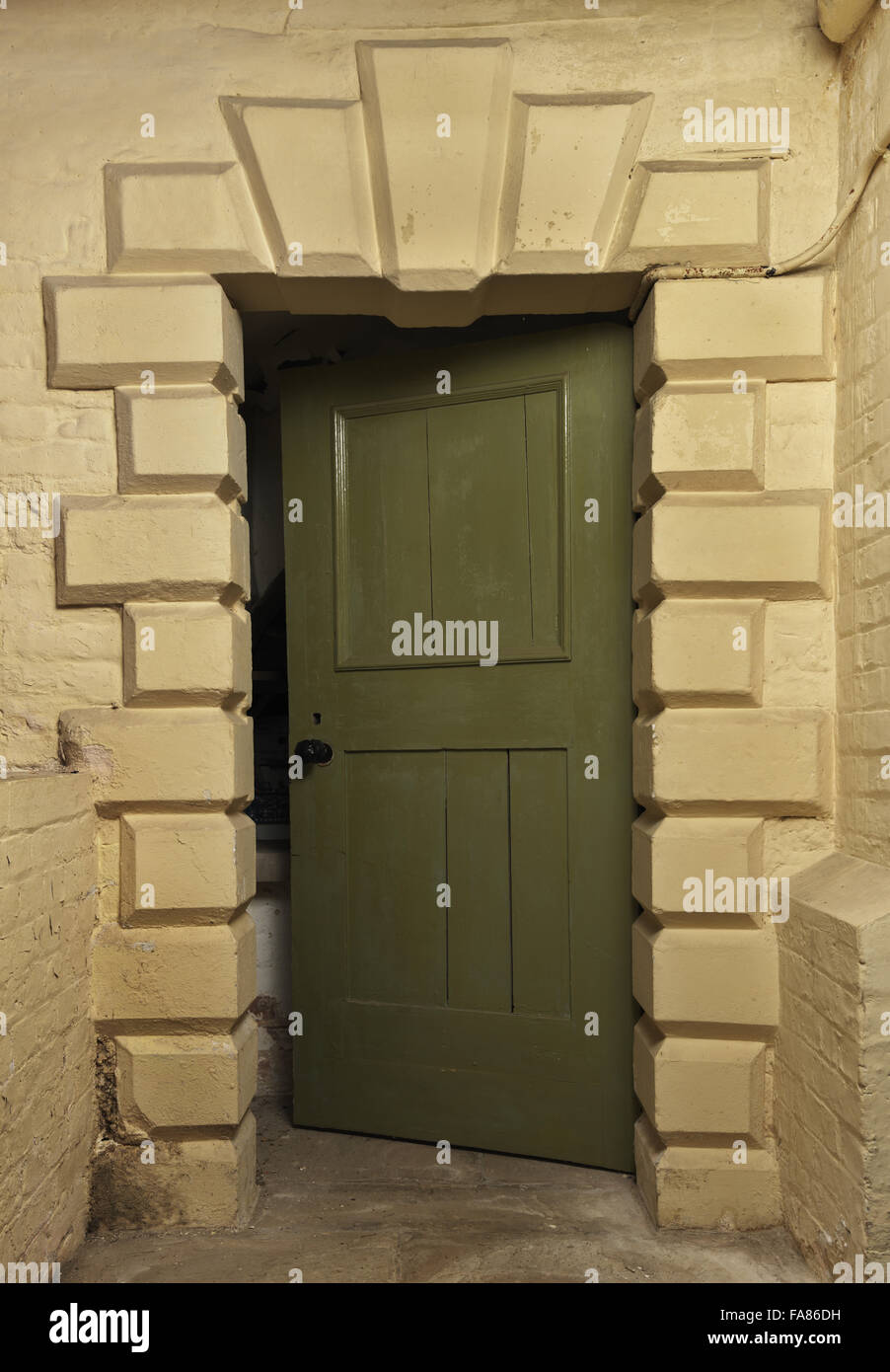 Basement garden hi-res stock photography and images - Alamy