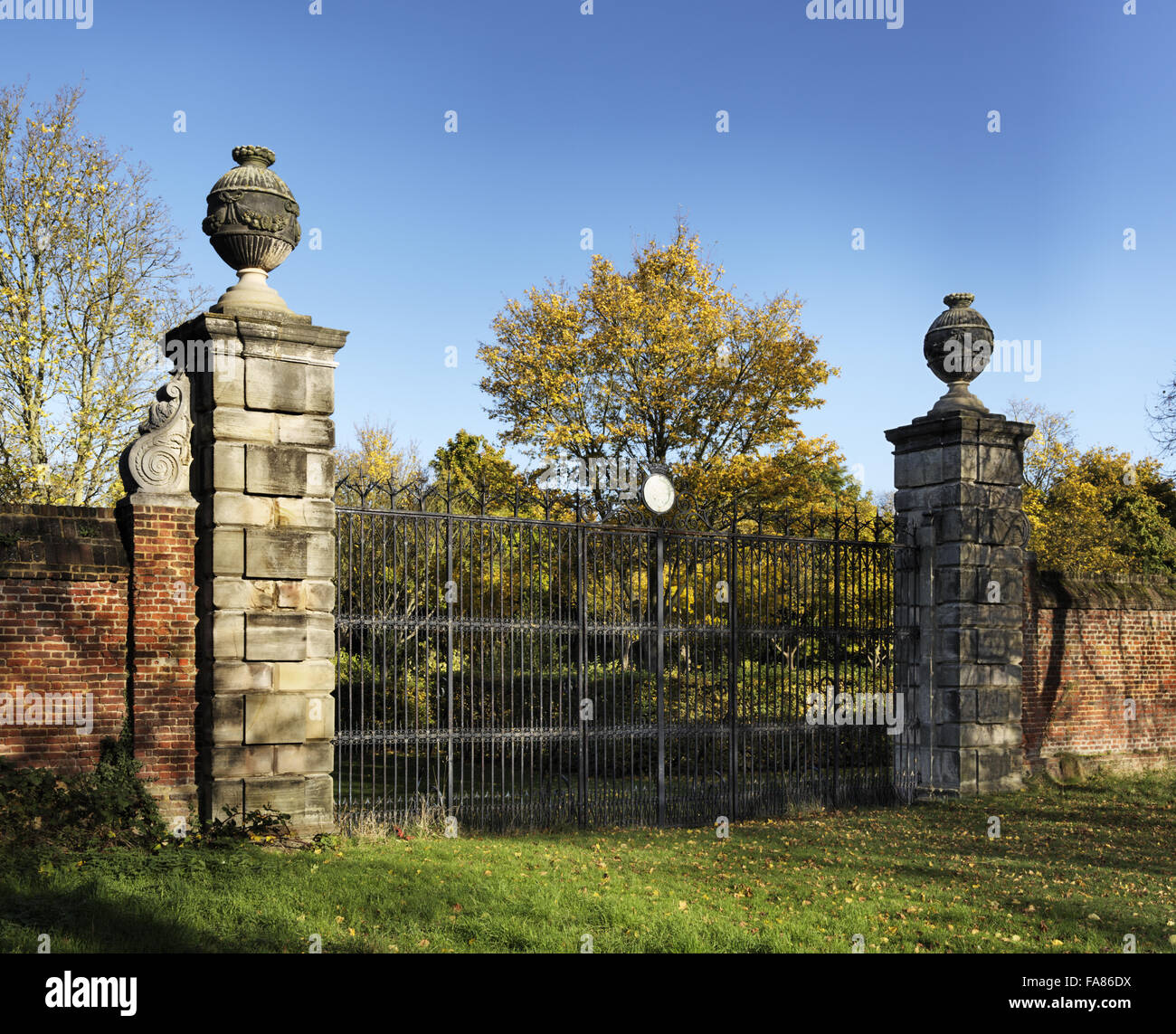 The south gate at Ham House, Surrey Stock Photo - Alamy