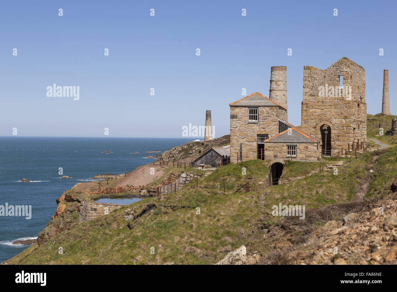 Levant Mine and Beam Engine, Cornwall. High on the cliffs overlooking ...