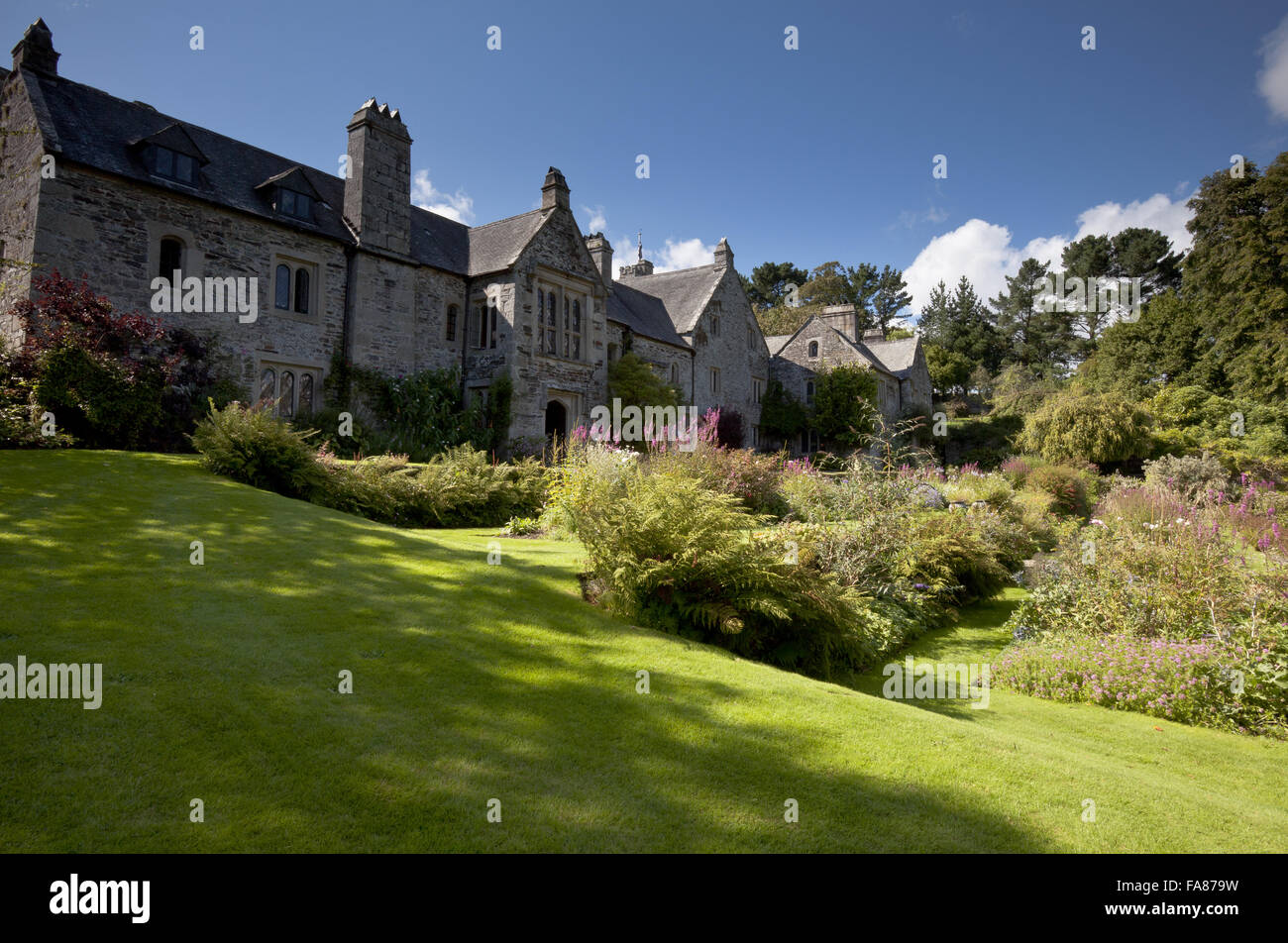 Cotehele house cornwall hi-res stock photography and images - Alamy