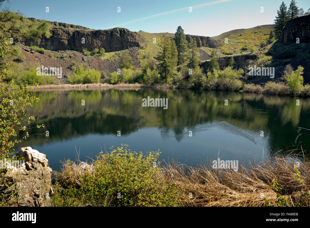 WA12427-00...WASHINGTON - Northrup Lake located at the upper end of ...
