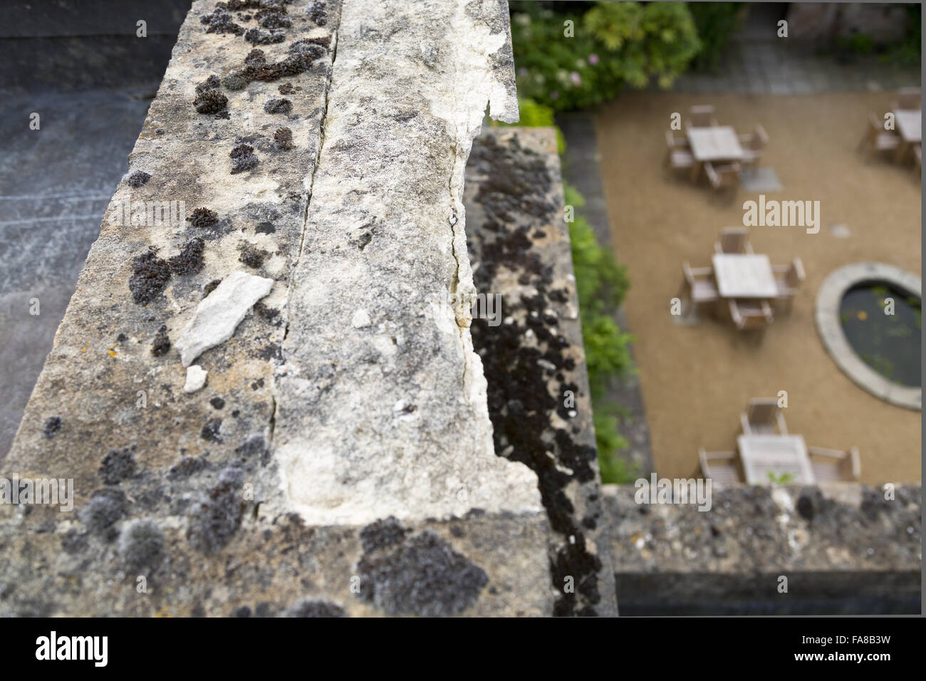 Spalling hi-res stock photography and images - Alamy