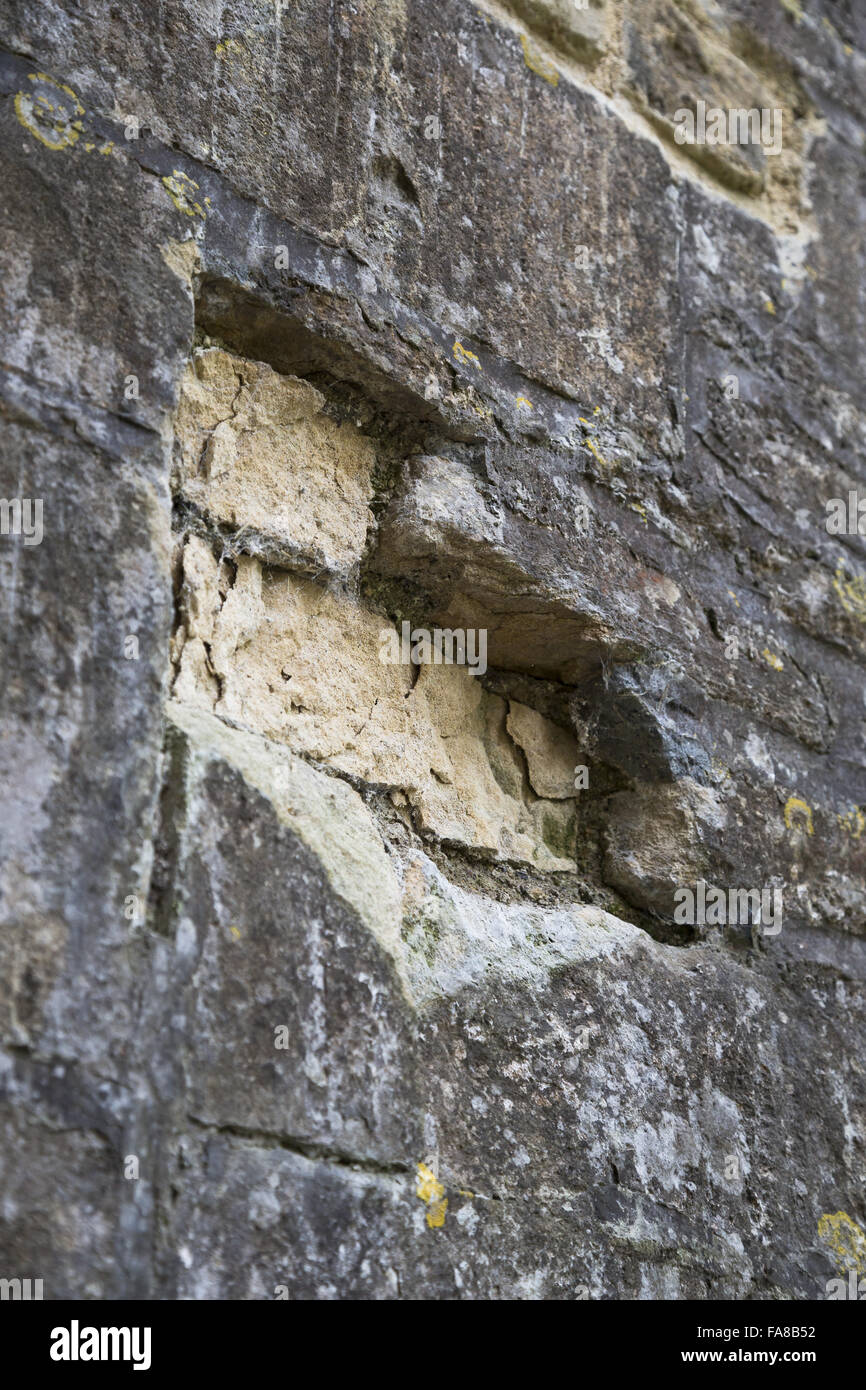 Spalling stone wall hi-res stock photography and images - Alamy