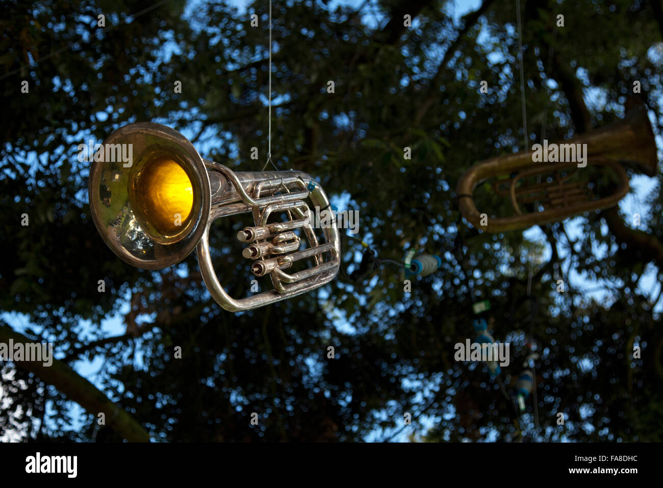 Hanging an exhibit hi-res stock photography and images - Alamy