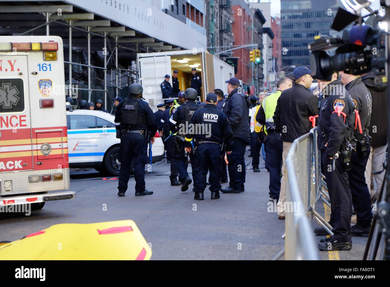 The New York Police Department (NYPD) conduct an active shooter ...