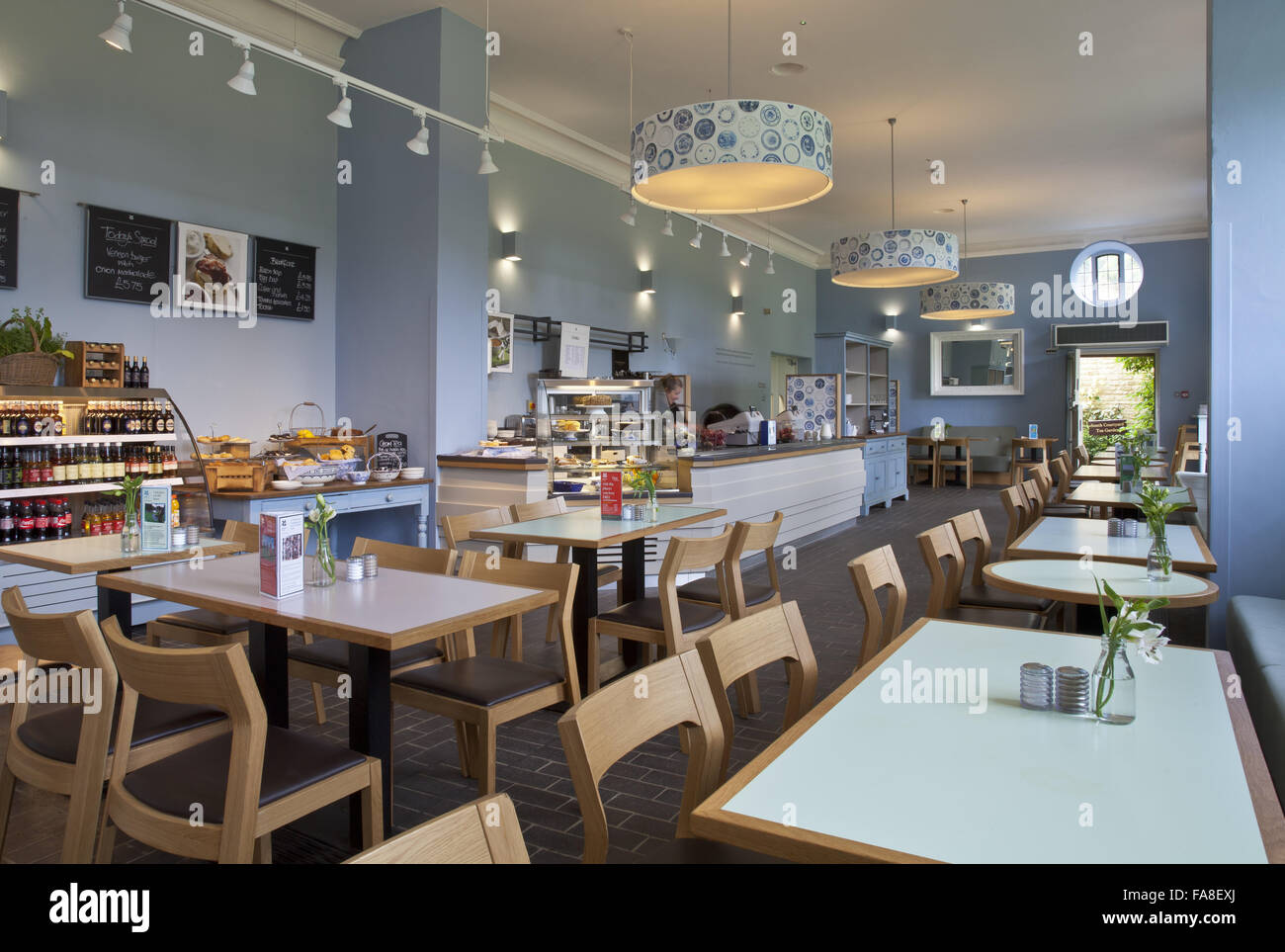 Chiller cabinet cafe hi-res stock photography and images - Alamy