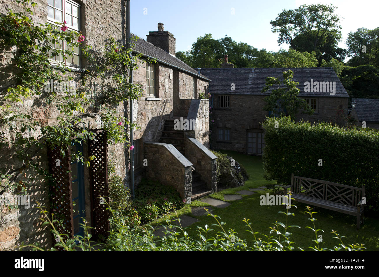 New hall cottages hi-res stock photography and images - Alamy