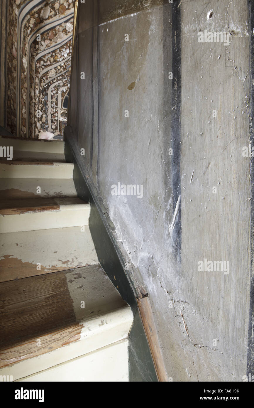 Detail of part of the decoration on the lower stairs of the Shell ...