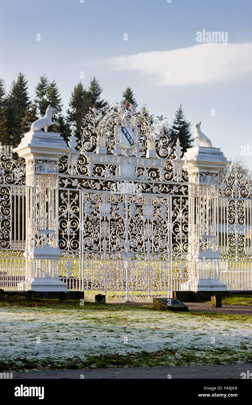 The Davies gates at Chirk Castle, Wrexham. The wrought and cast iron ...