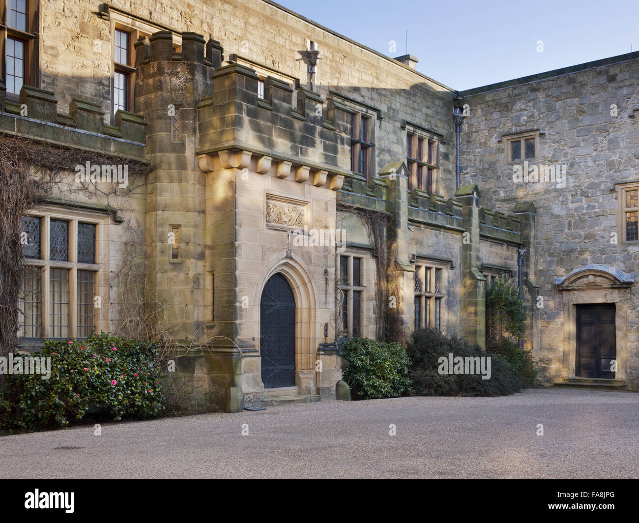The courtyard at Chirk Castle, Wrexham Stock Photo - Alamy