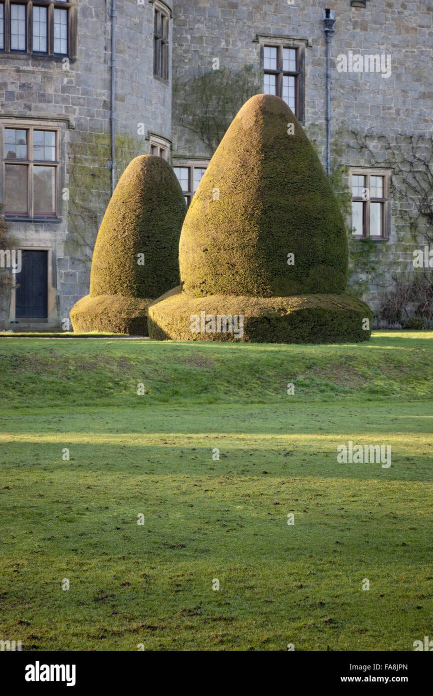 Chirk castle gardens hi-res stock photography and images - Alamy