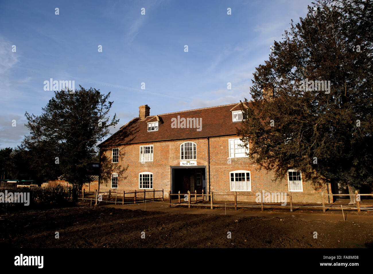 18th century coaching inn hi-res stock photography and images - Alamy