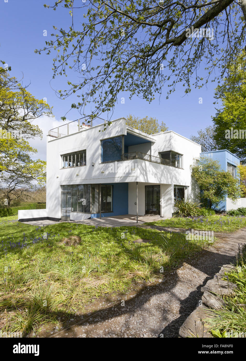 Exterior view of the east and south facades of High Cross House ...