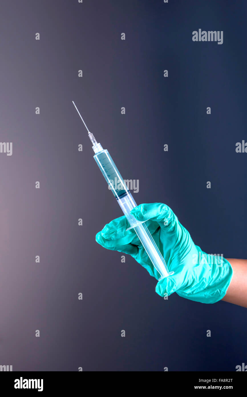 Syringe hi-res stock photography and images - Alamy