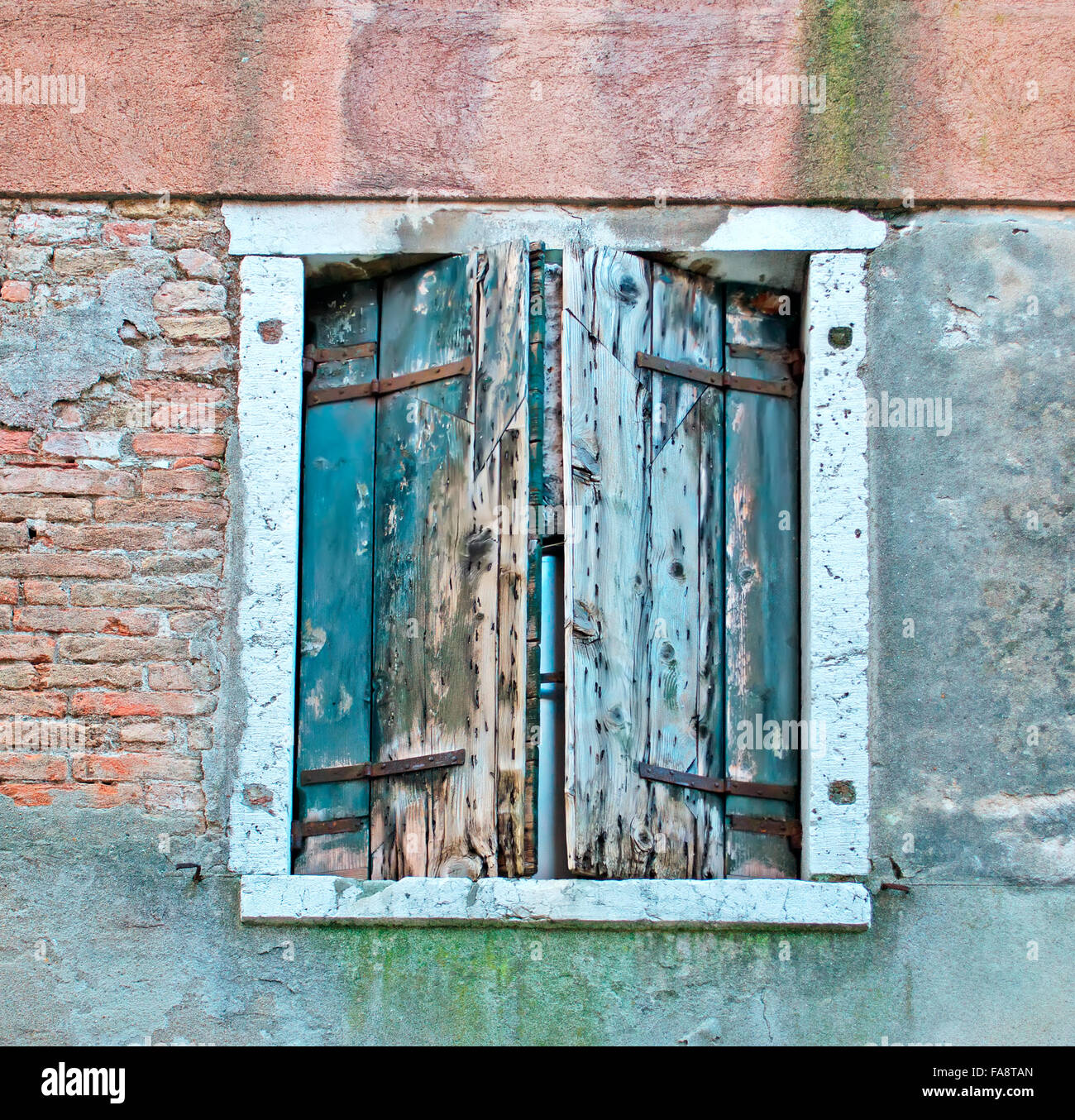 picturesque windows in Venice, Italy Stock Photo - Alamy