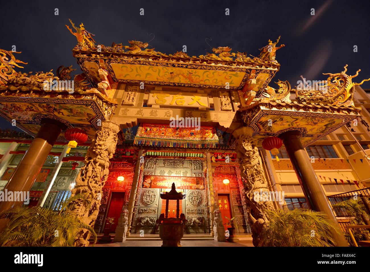 Chinese temple Penang Stock Photo - Alamy