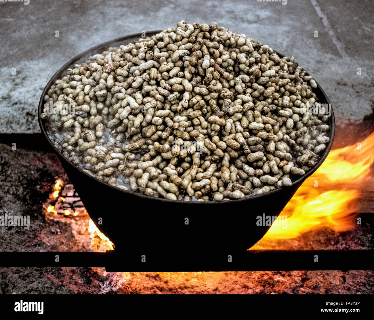 Boiled peanuts south carolina hi-res stock photography and images - Alamy