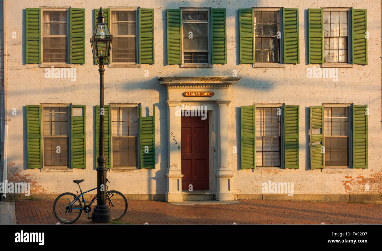 Sidewalk portsmouth nh new hampshire hi-res stock photography and ...
