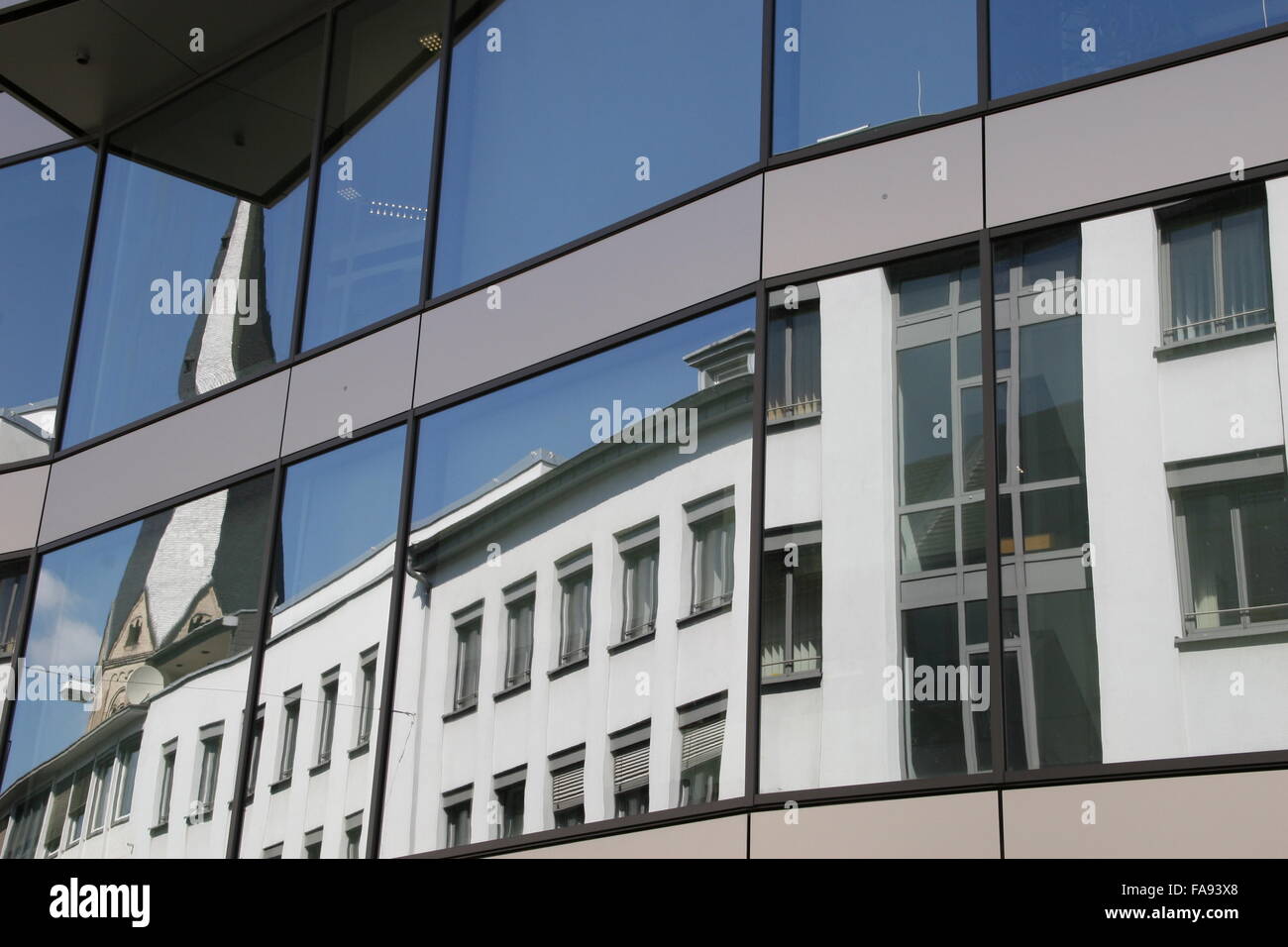 Reflections window hi-res stock photography and images - Alamy