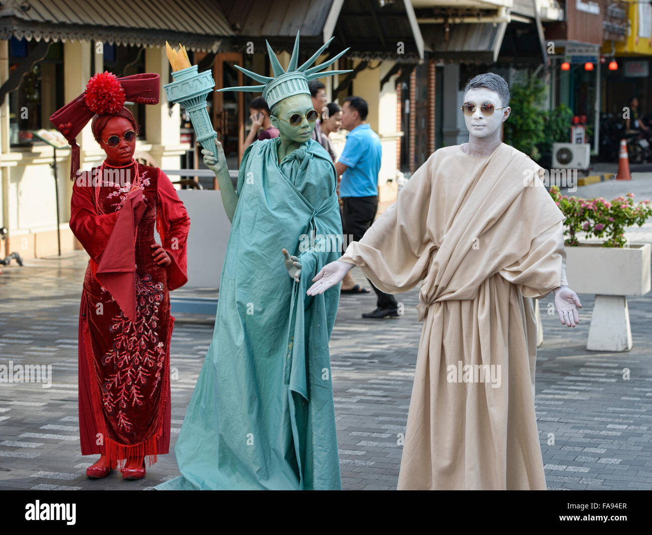 Street Mimes Stock Photos & Street Mimes Stock Images - Alamy