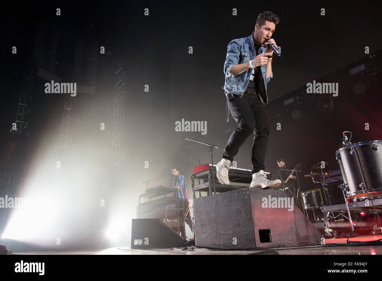 Los Angeles, California, USA. 12th Dec, 2015. Singer DAN SMITH of ...