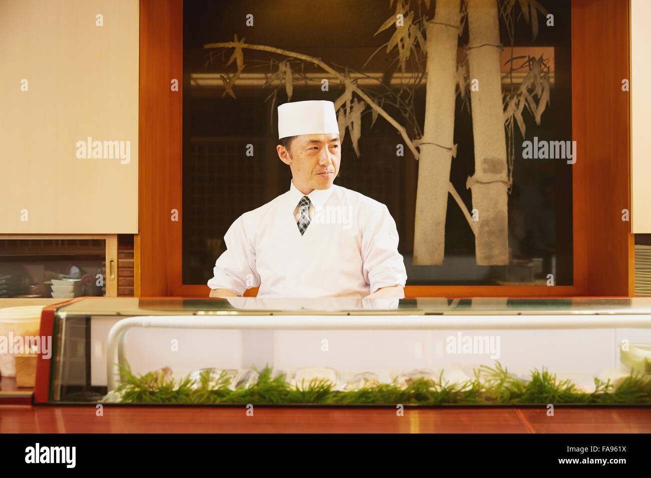 Japanese sushi chef Stock Photo - Alamy