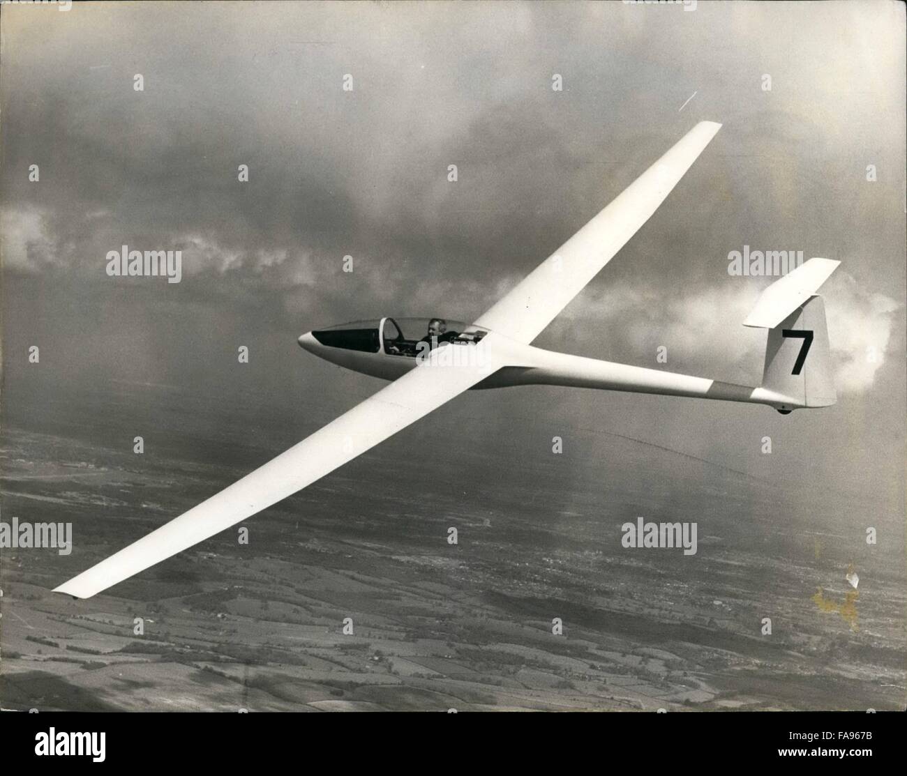 1962 - George Burton Practises For The World Gliding Championships ...