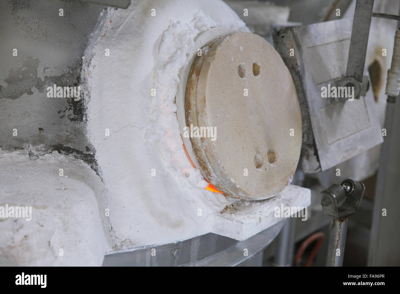 Studio glass hi-res stock photography and images - Alamy