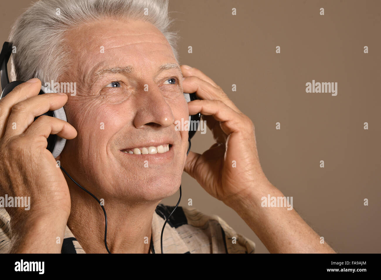 man listen music Stock Photo - Alamy