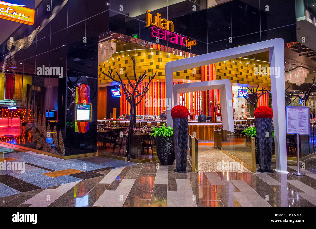 Aria fashion hi-res stock photography and images - Alamy