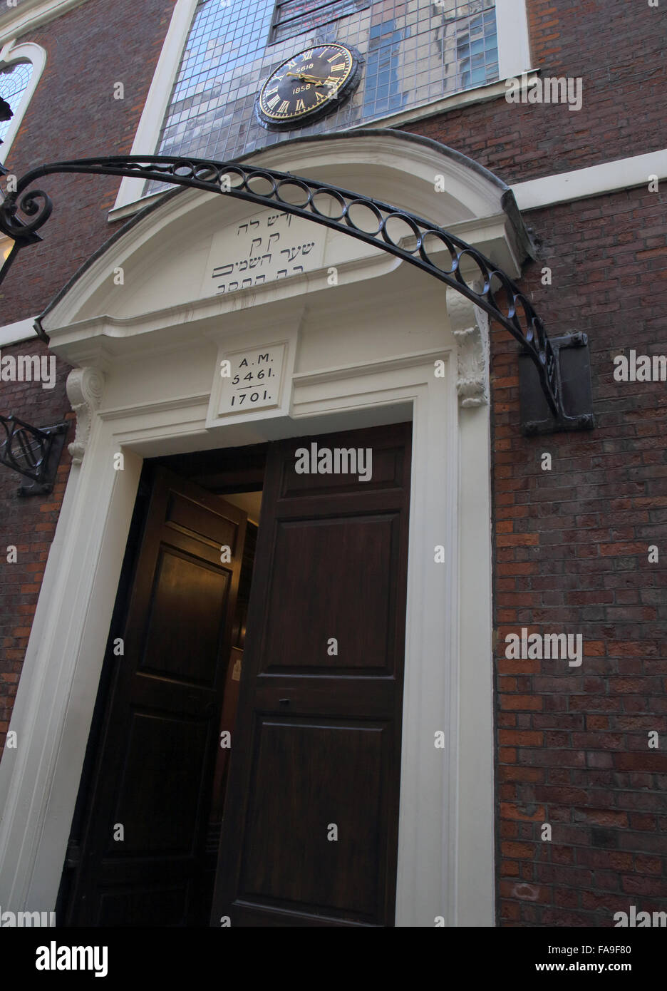 bevis marks synagogue london Stock Photo - Alamy