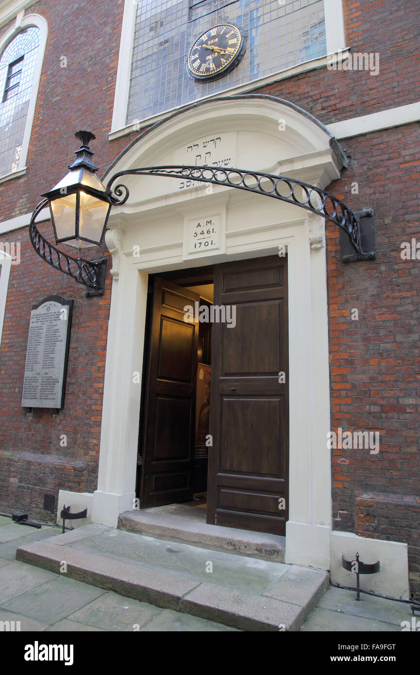 bevis marks synagogue london Stock Photo - Alamy