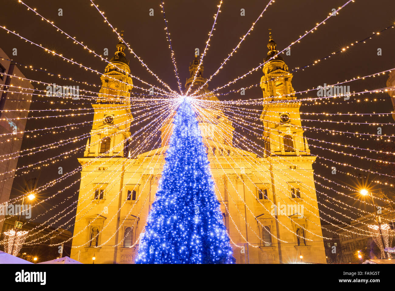 Christmas budapest market hi-res stock photography and images - Alamy