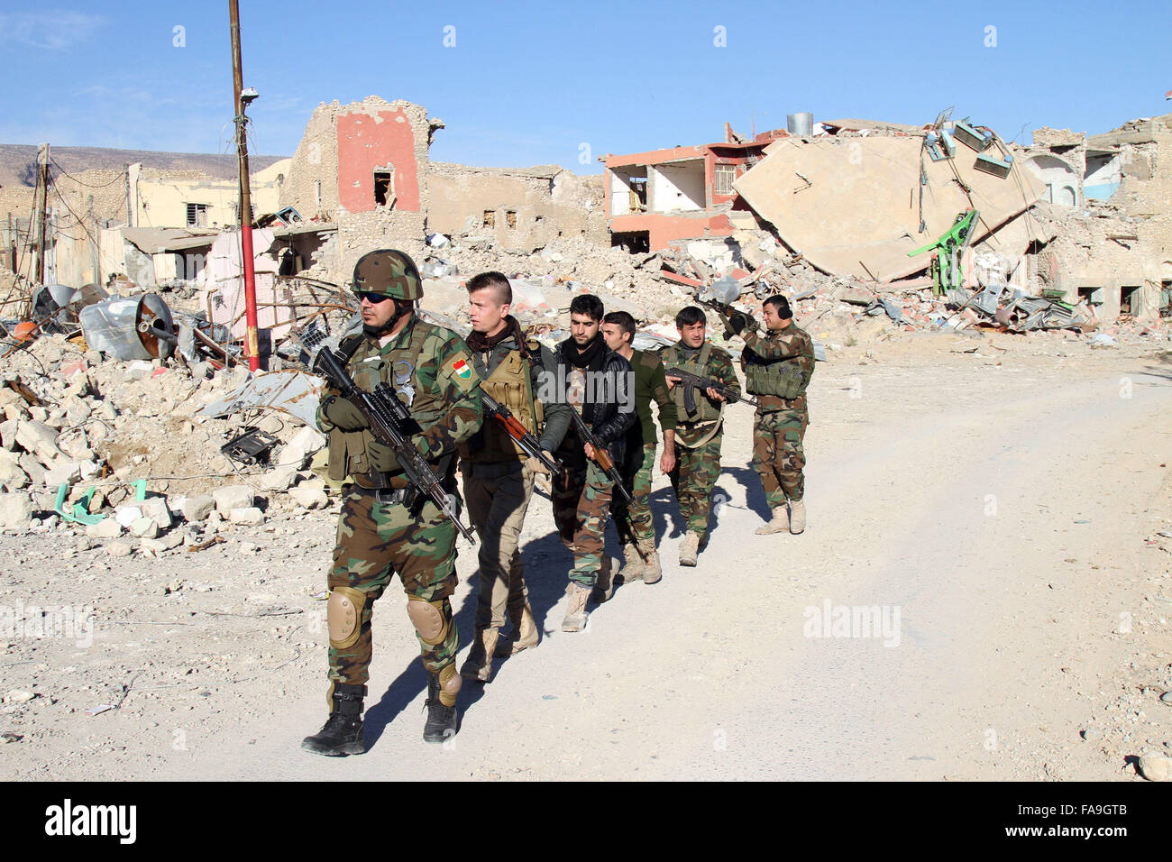 Sinjar, Iraq. 23rd Dec, 2015. Picture shows members of Iraqi Kurdish ...