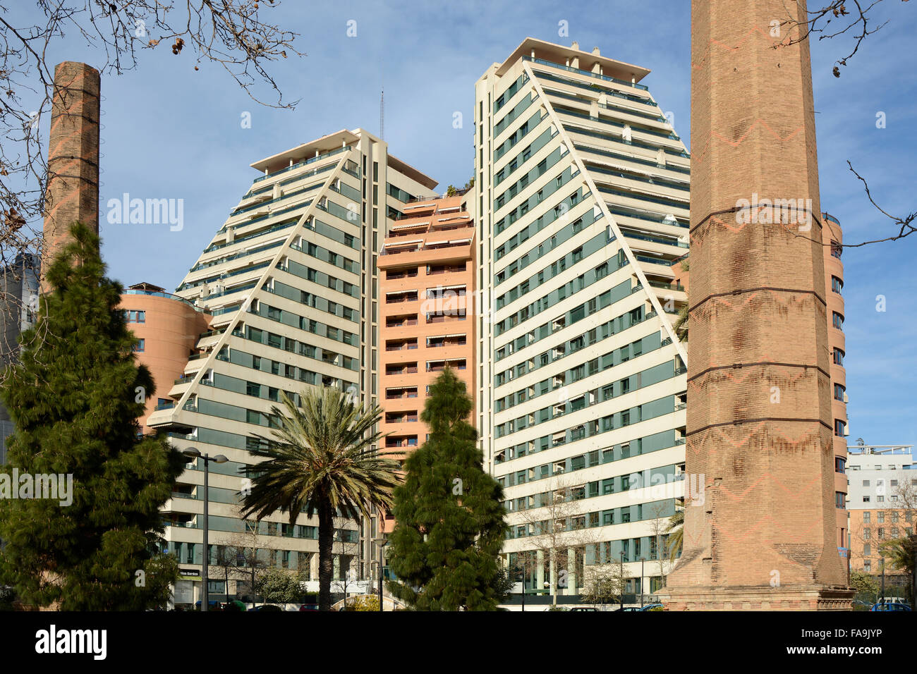 Modern Tower Blocks Stock Photos & Modern Tower Blocks Stock Images - Alamy