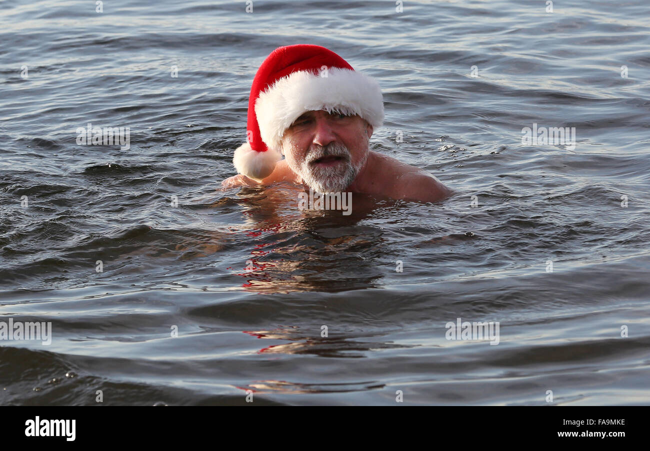 Senftenberg, Germany. 24th Dec, 2015. The traditional Christmas bathers ...