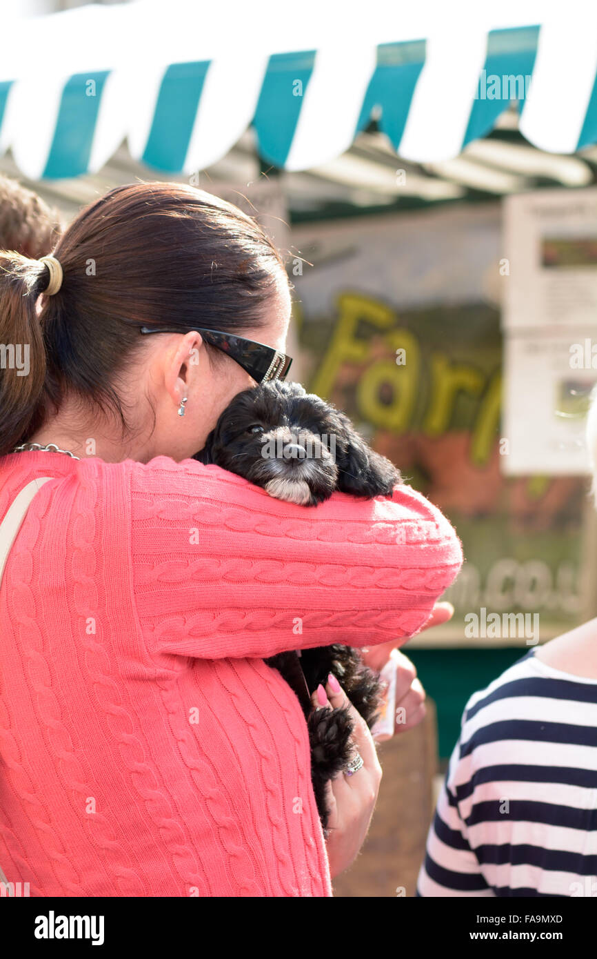Cuddle shoulder hi-res stock photography and images - Alamy