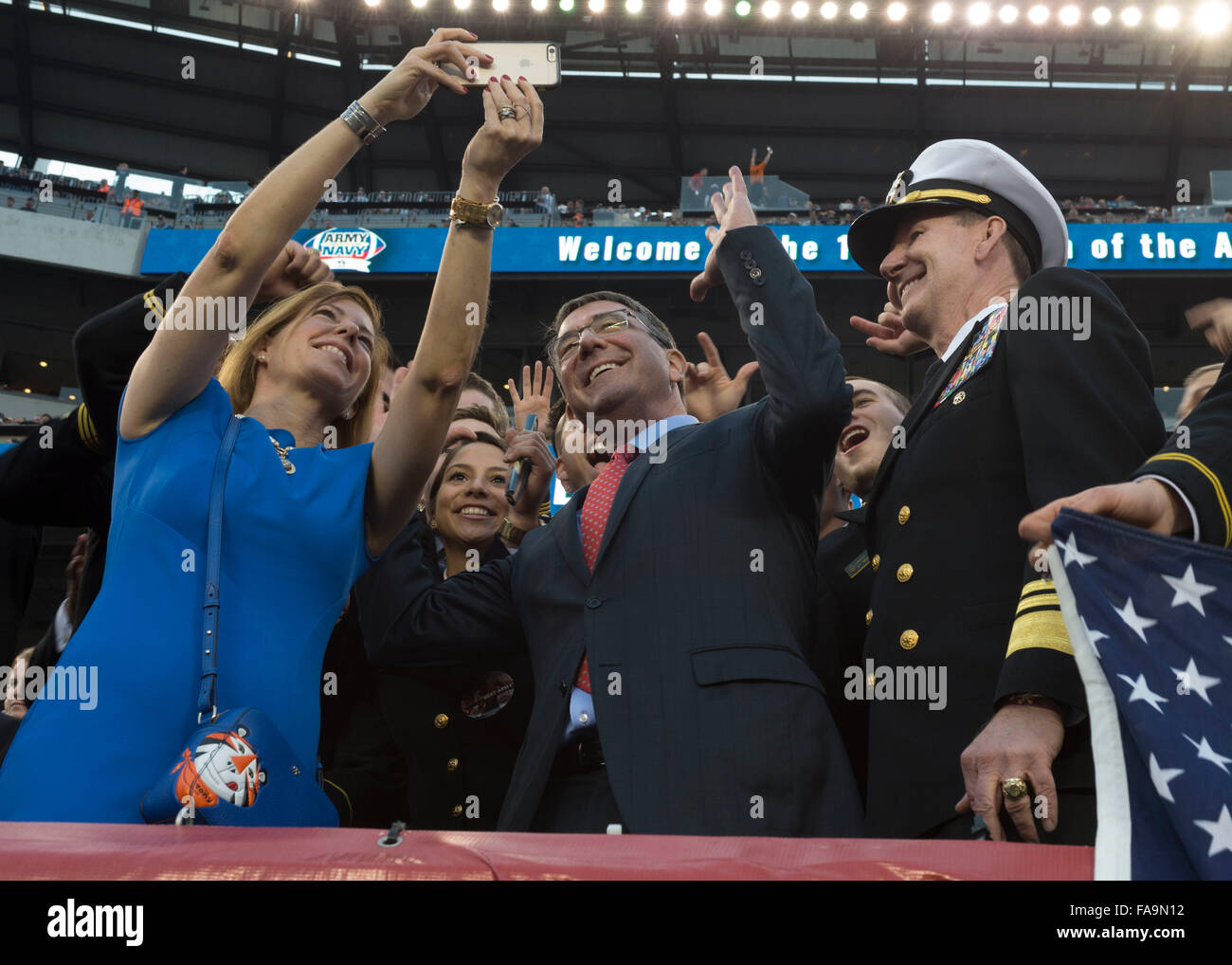 United secretary defense carter wife hi-res stock photography and ...