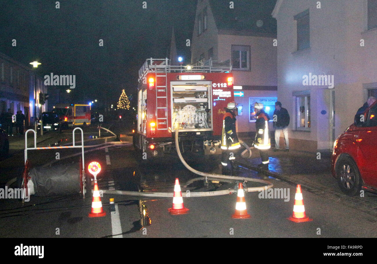 Mack fire truck hi-res stock photography and images - Alamy