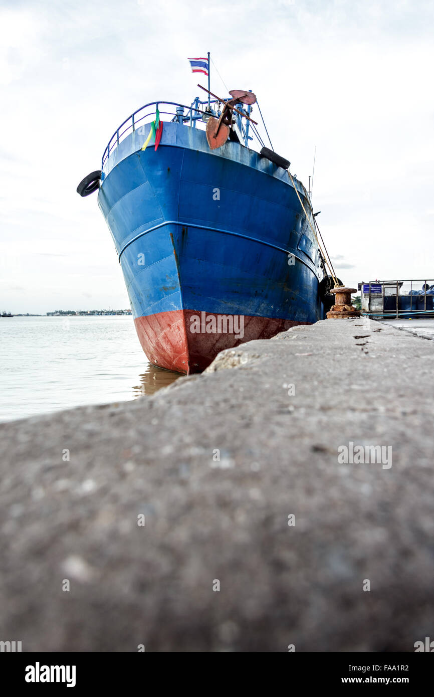 Docks, cargo ships and fishing boats at Lake Songkhla Stock Photo - Alamy