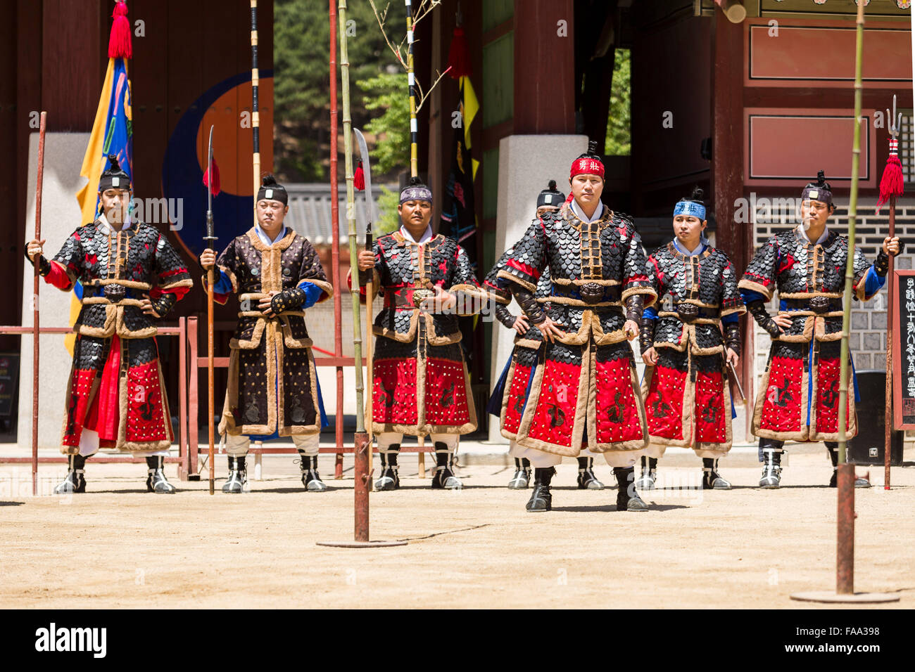 Actors playing the 24 martial arts trial performance in Sinpungnu ...