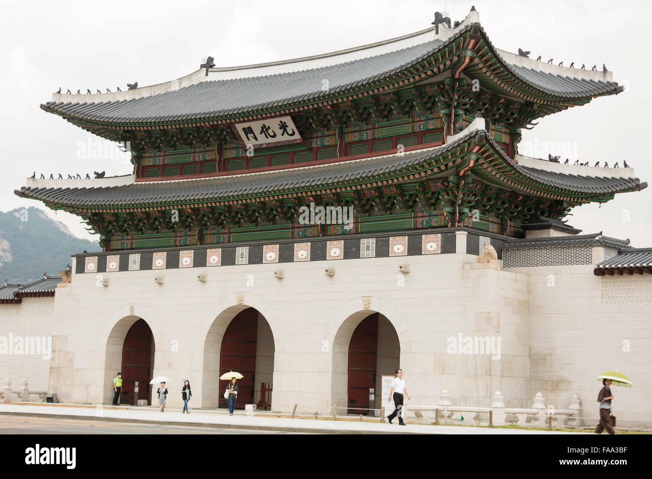 Gwanghwamun Gate, Seoul, South Korea Stock Photo - Alamy
