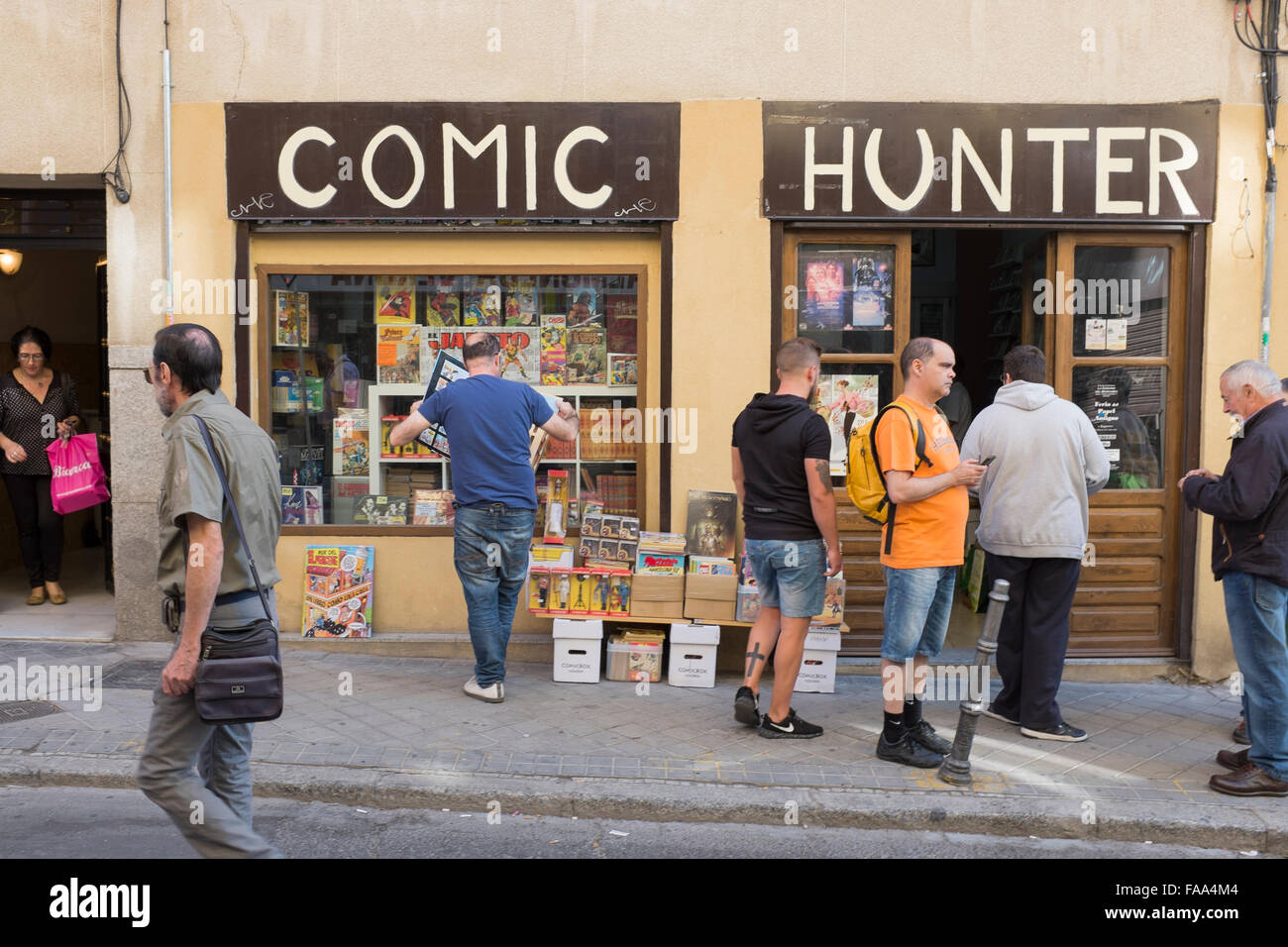 Comic shop hi-res stock photography and images - Alamy