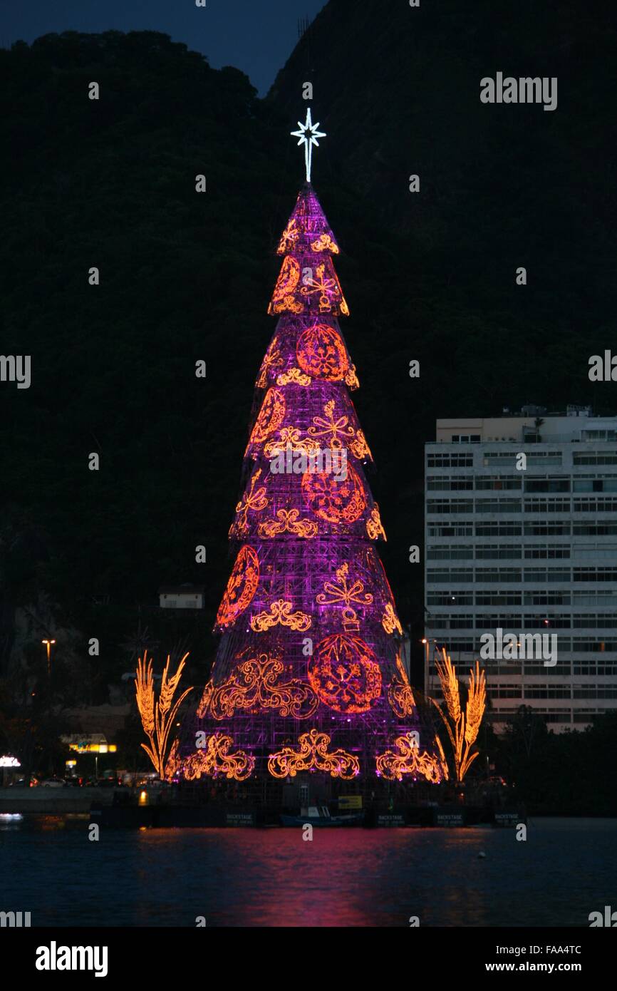 Brazil floating christmas tree hi-res stock photography and images - Alamy