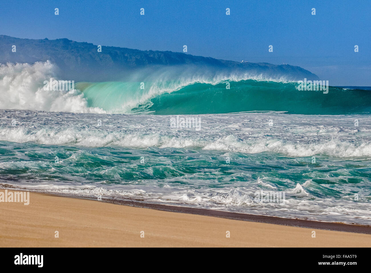 Hawaiian Surf at Pipeline Stock Photo - Alamy